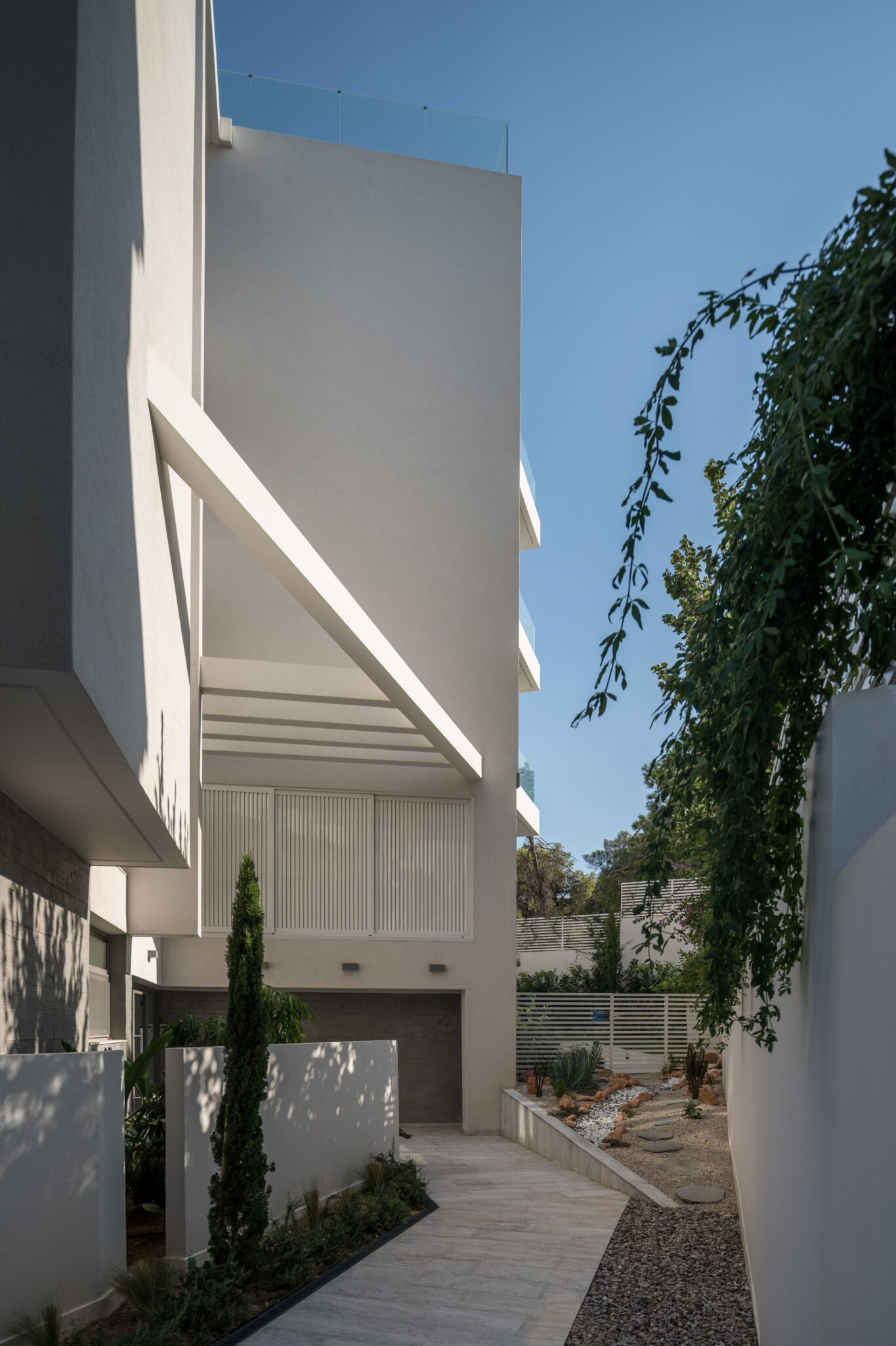 Elpidos - MIA Properties